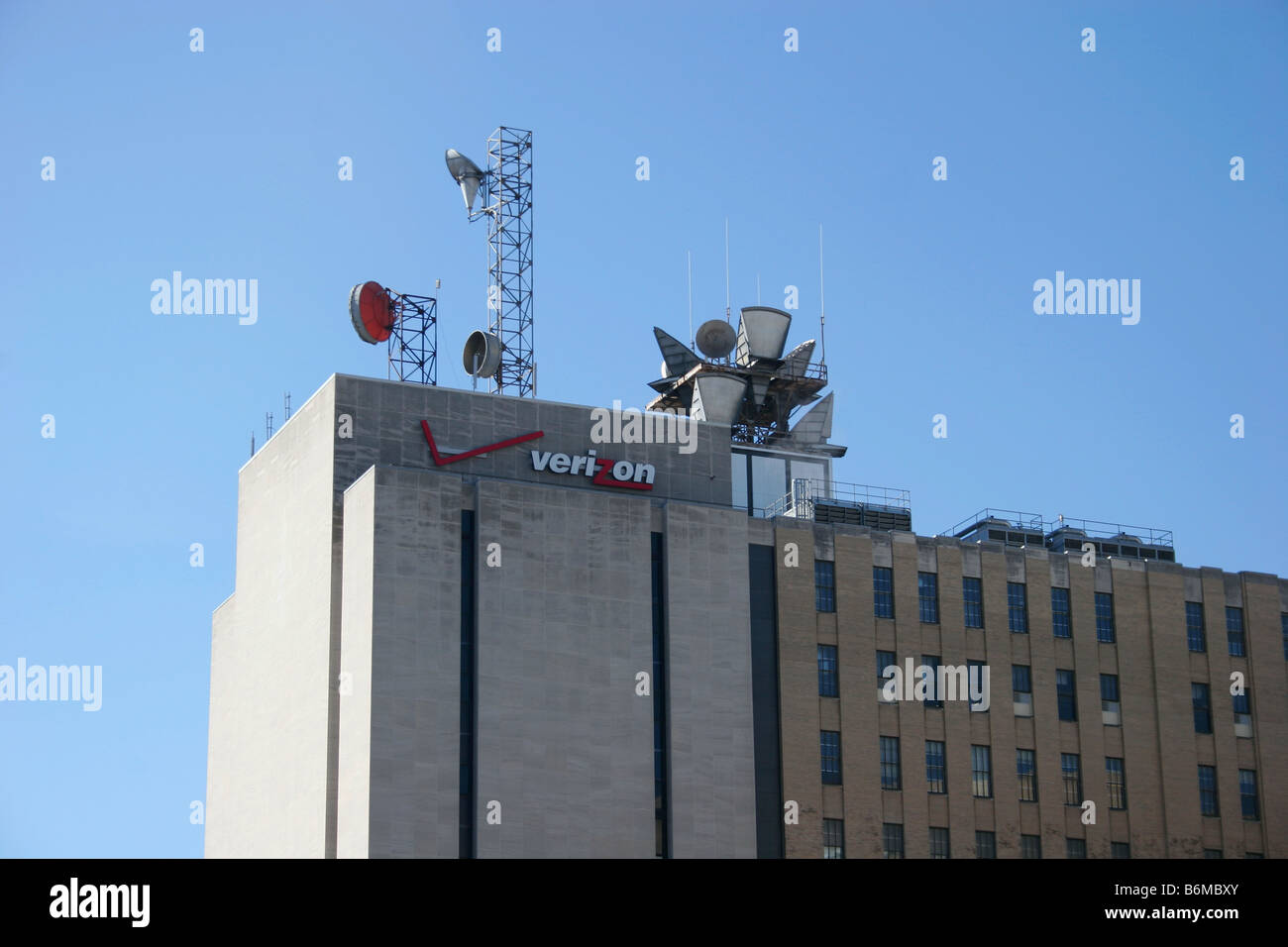 Verizon Telephone Company Building Stock Photos & Verizon Telephone ...