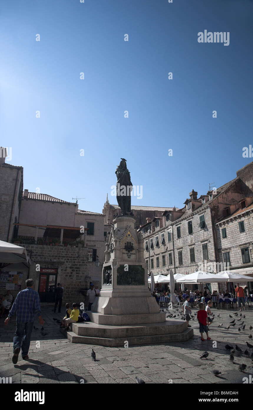 Gundulic statue in Gundulic Square Dubrovnik Croatia Stock Photo - Alamy