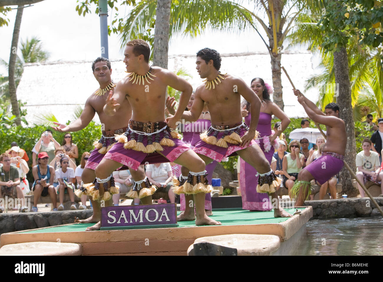 Polynesian dance hi-res stock photography and images - Alamy