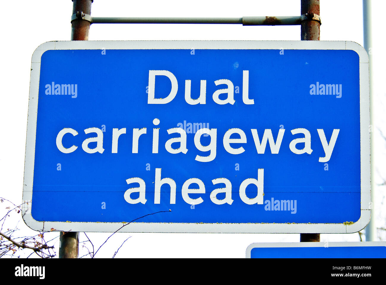 Dual carriageway sign hi-res stock photography and images - Alamy