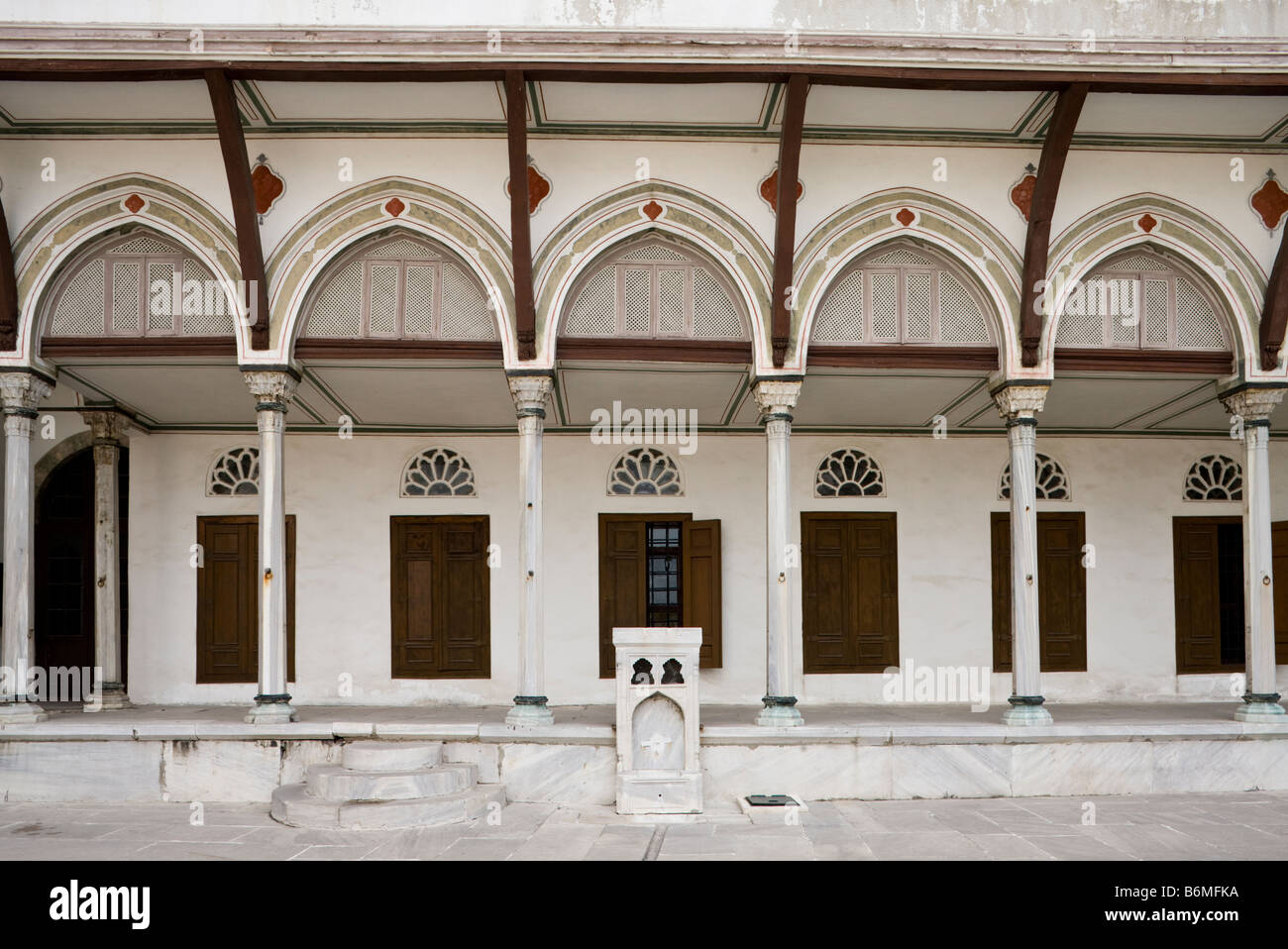 courtyard of the favourites, harem, Topkapi Saray Palace, Istanbul ...