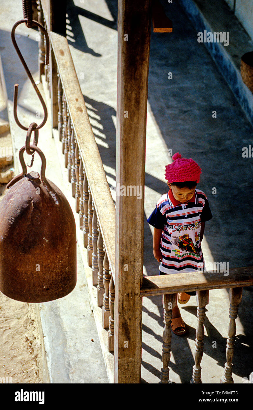 Mount popa mae wunna hi-res stock photography and images - Alamy