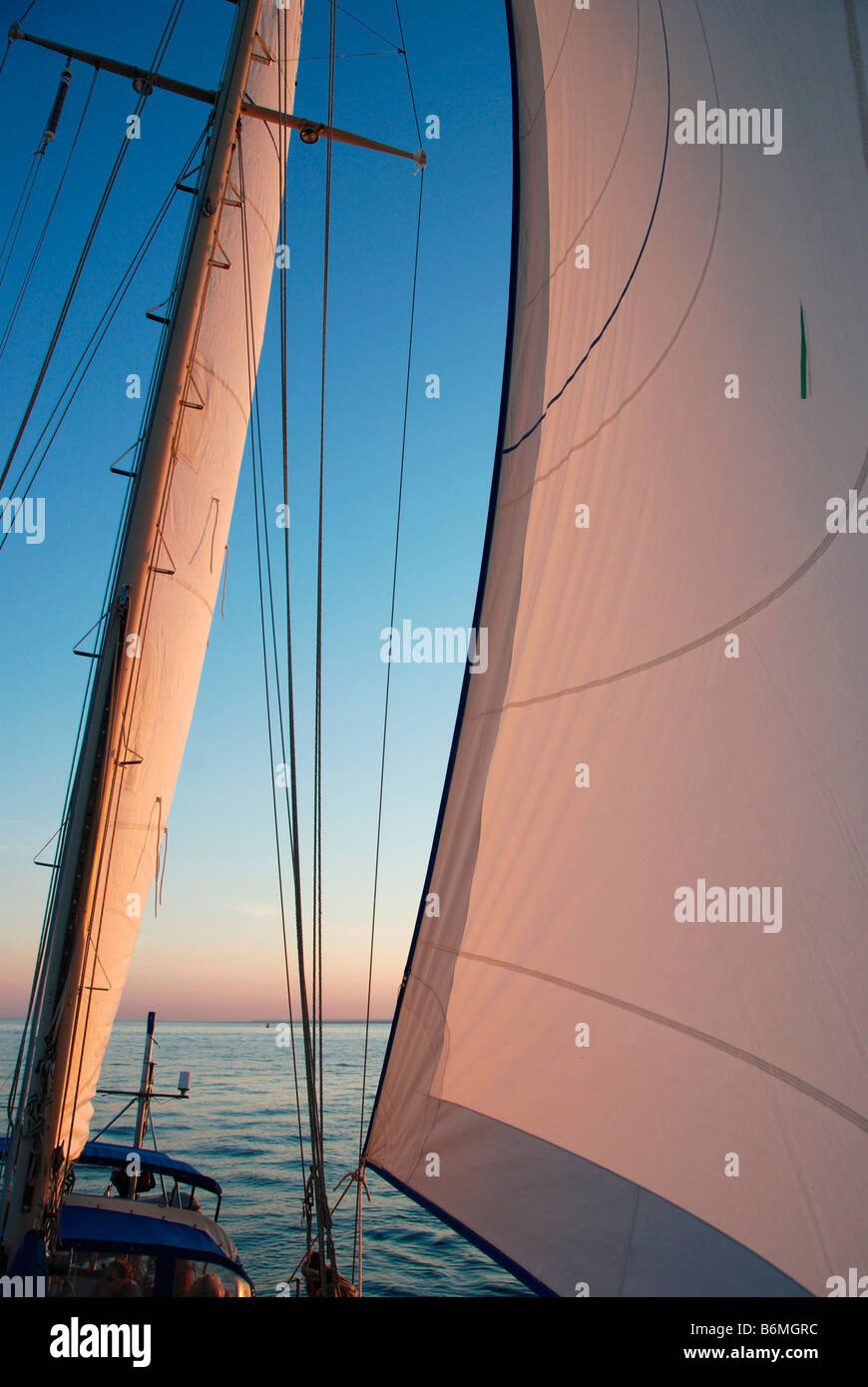 Cruising sailboat hi-res stock photography and images - Alamy