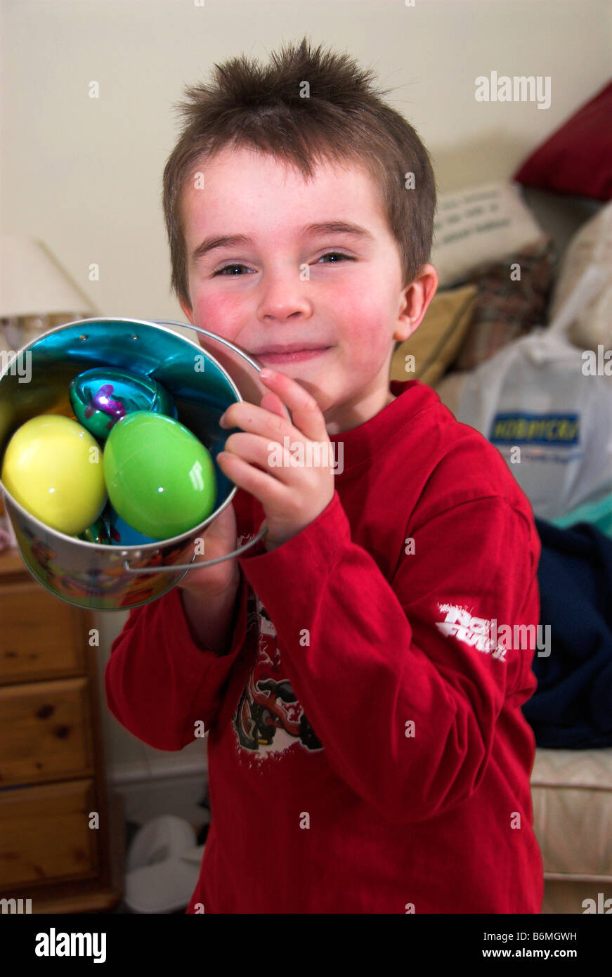 Small boy hunting hi-res stock photography and images - Alamy