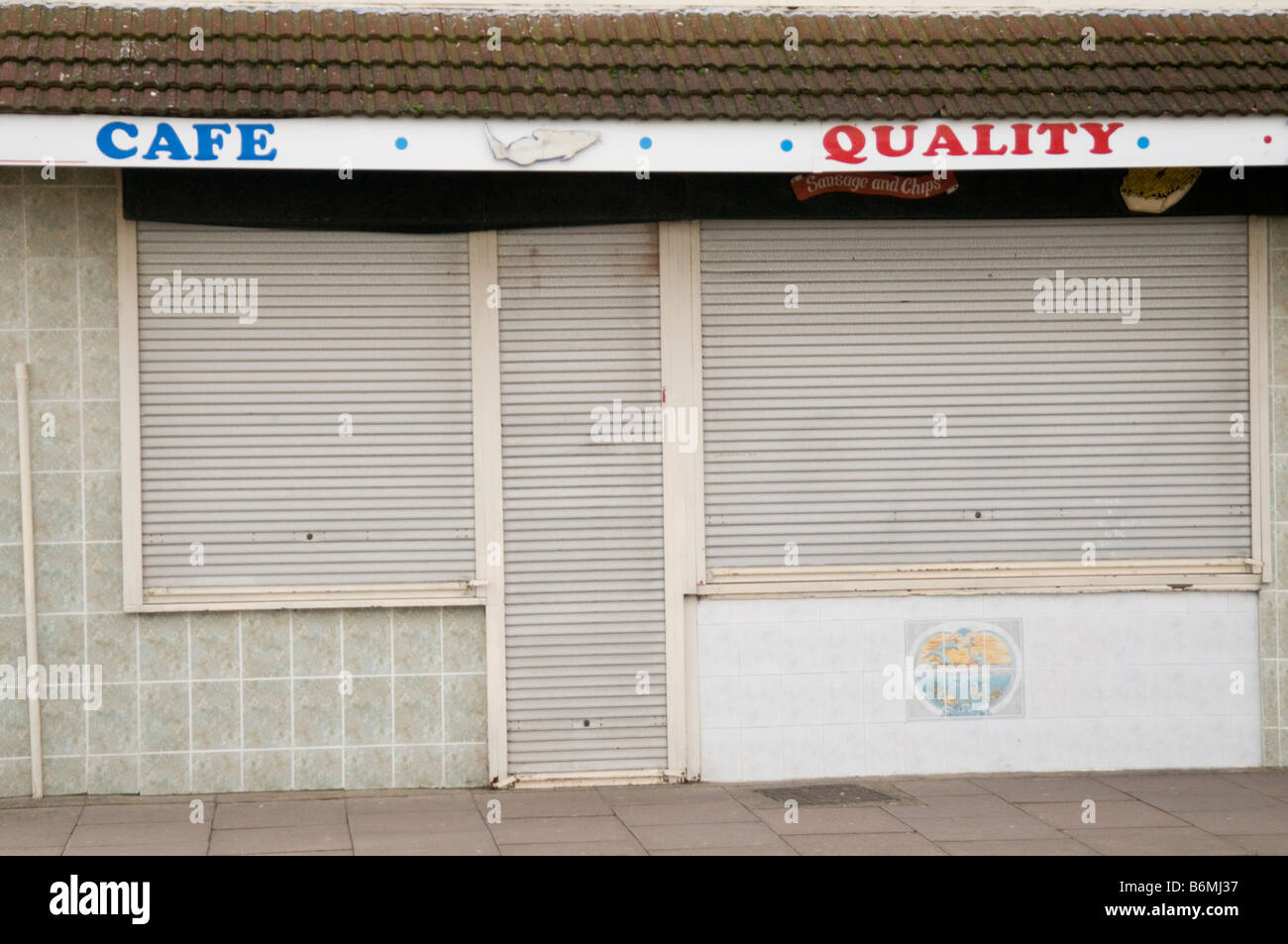small business shop cafe closed down out of business recession credit ...