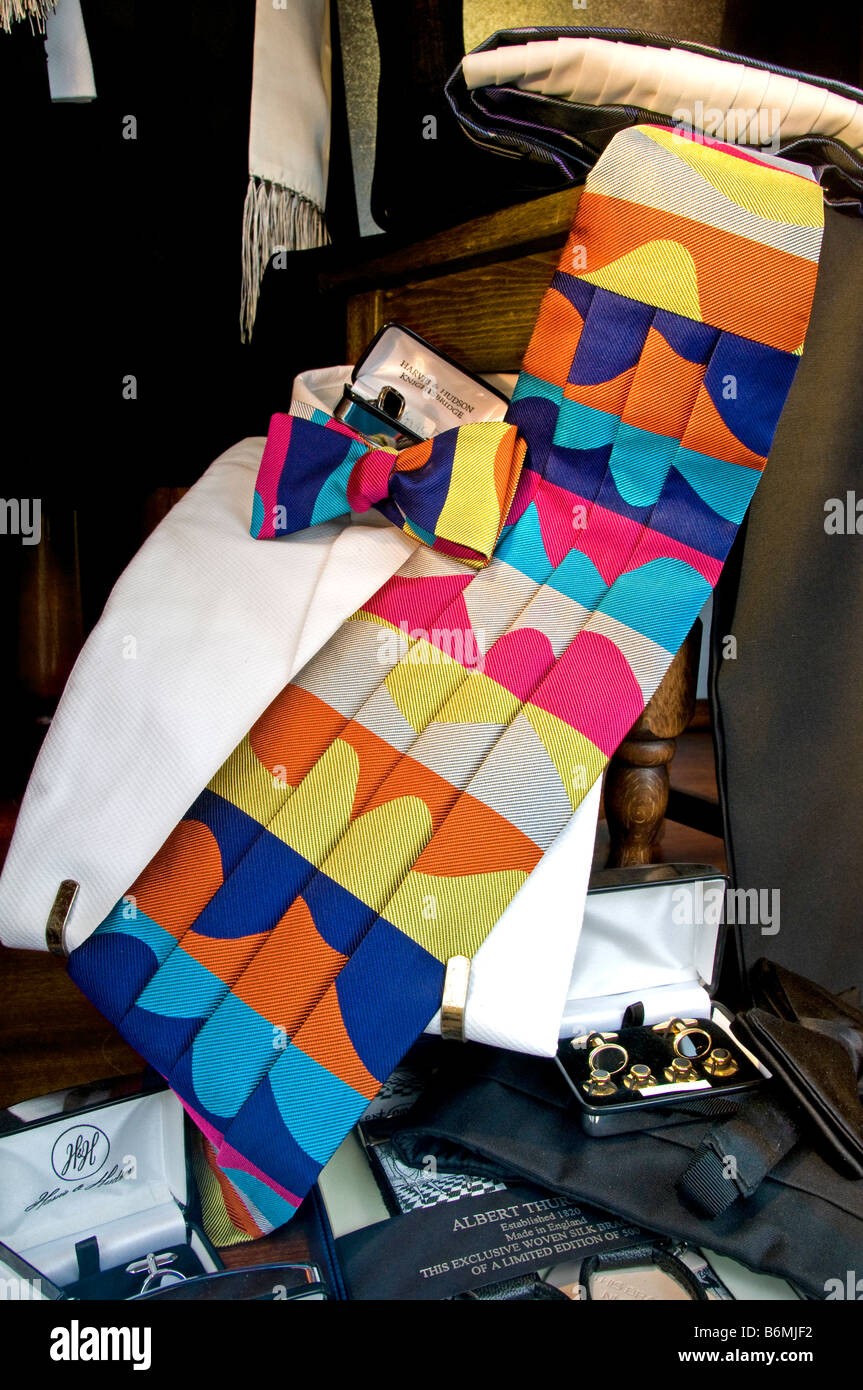 Fashion in Kensington and Knightsbridge modern trendy trend show shop ...