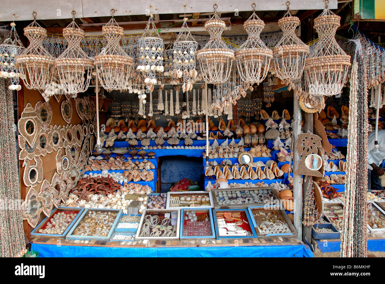 SEA SHELL SHOP IN KANYAKUMARI TAMILNADU Stock Photo - Alamy