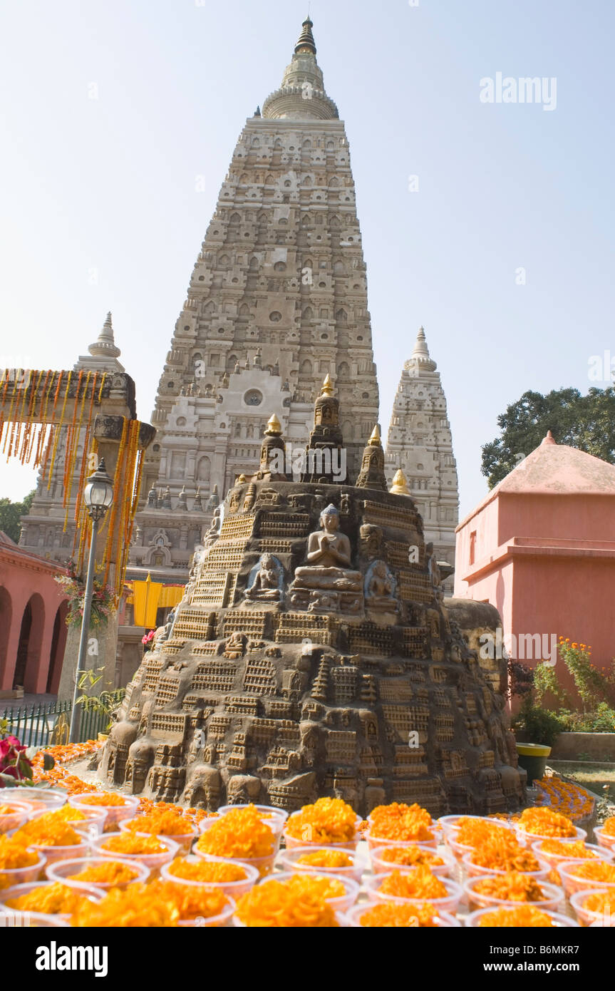 Low angle view of a temple, Mahabodhi Temple, Bodhgaya, Gaya, Bihar ...