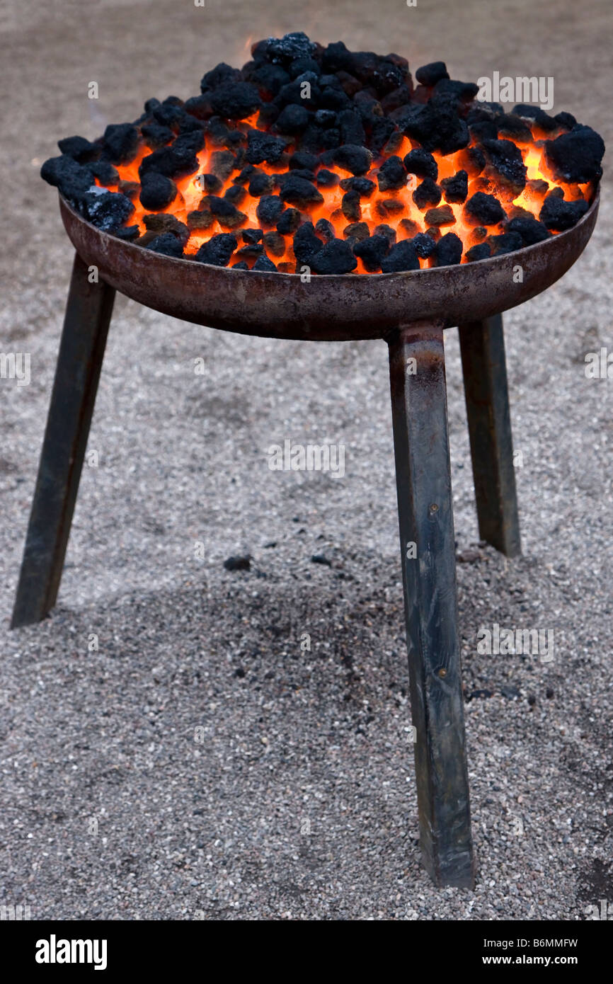 Heating coals hi-res stock photography and images - Alamy
