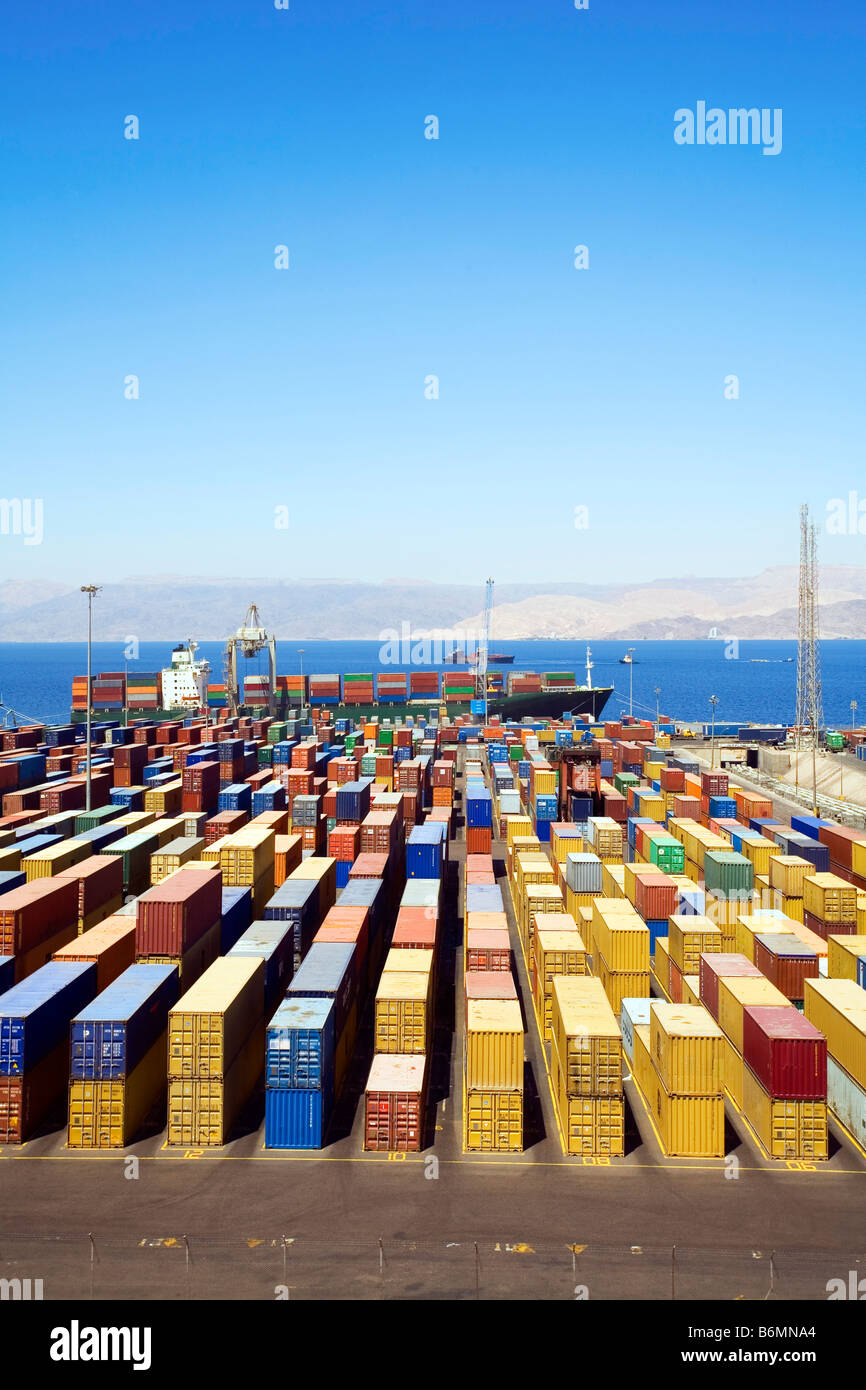 Shipping containters hi-res stock photography and images - Alamy