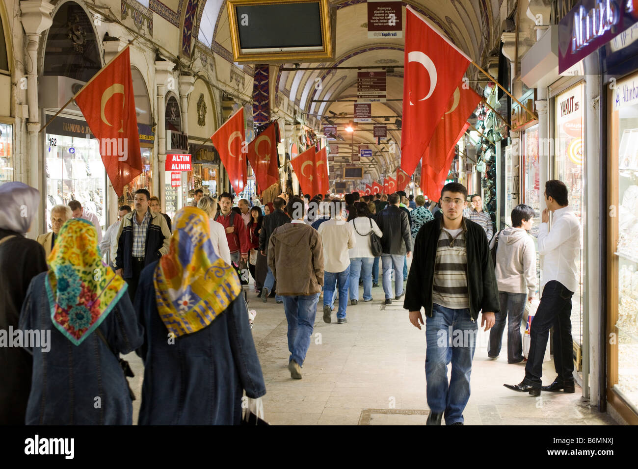 Covered bazaar hi-res stock photography and images - Alamy
