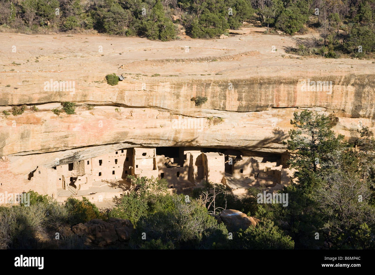 Spruce tree house cliff dwelling hi-res stock photography and images ...