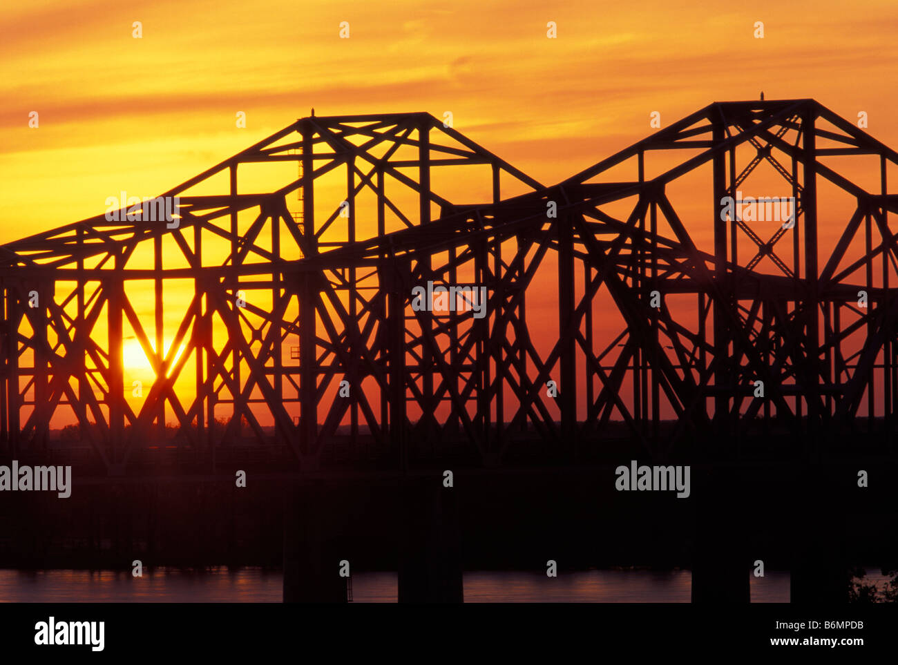 Bridge over Mississippi River at sunset Stock Photo - Alamy