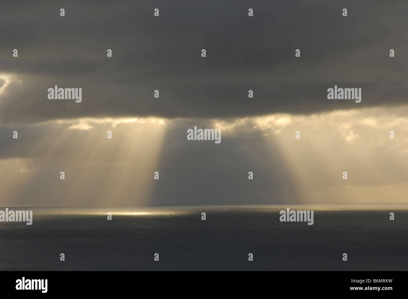 Cloud break hi-res stock photography and images - Alamy