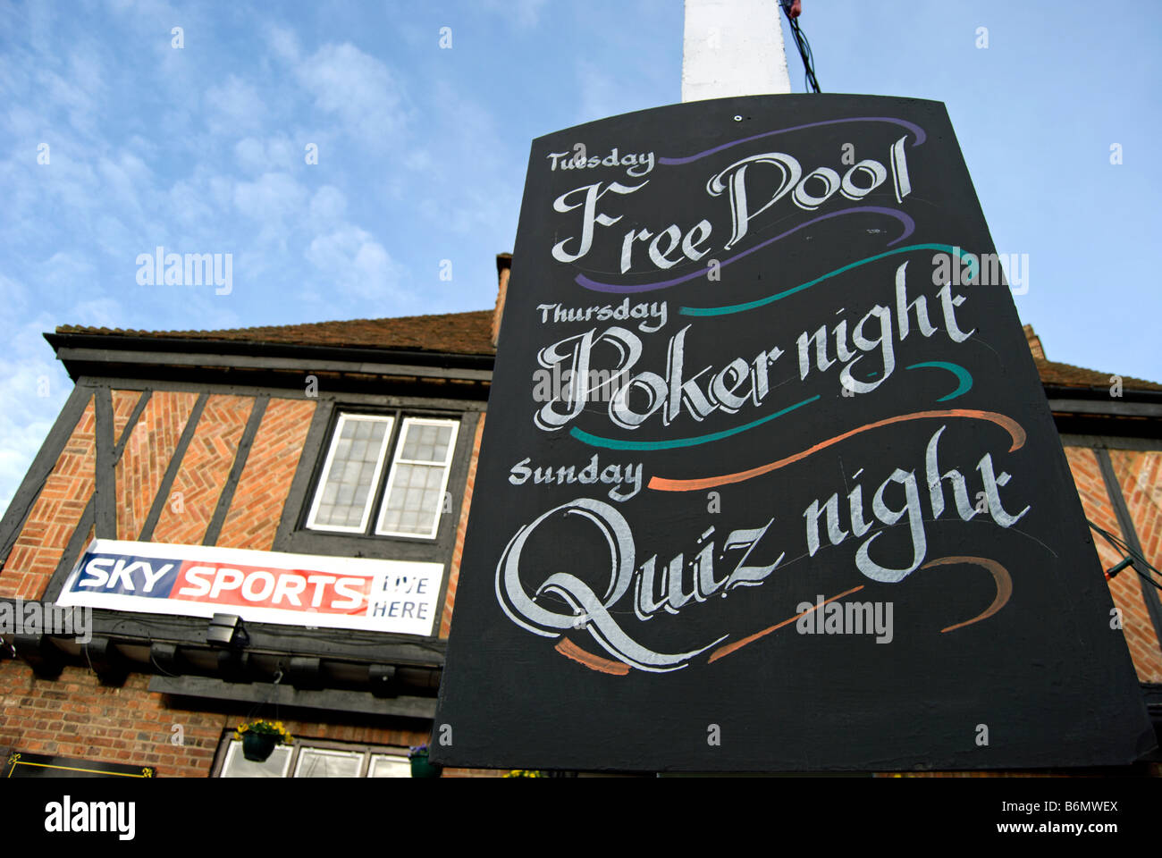 Pub quiz night sign hi-res stock photography and images - Alamy