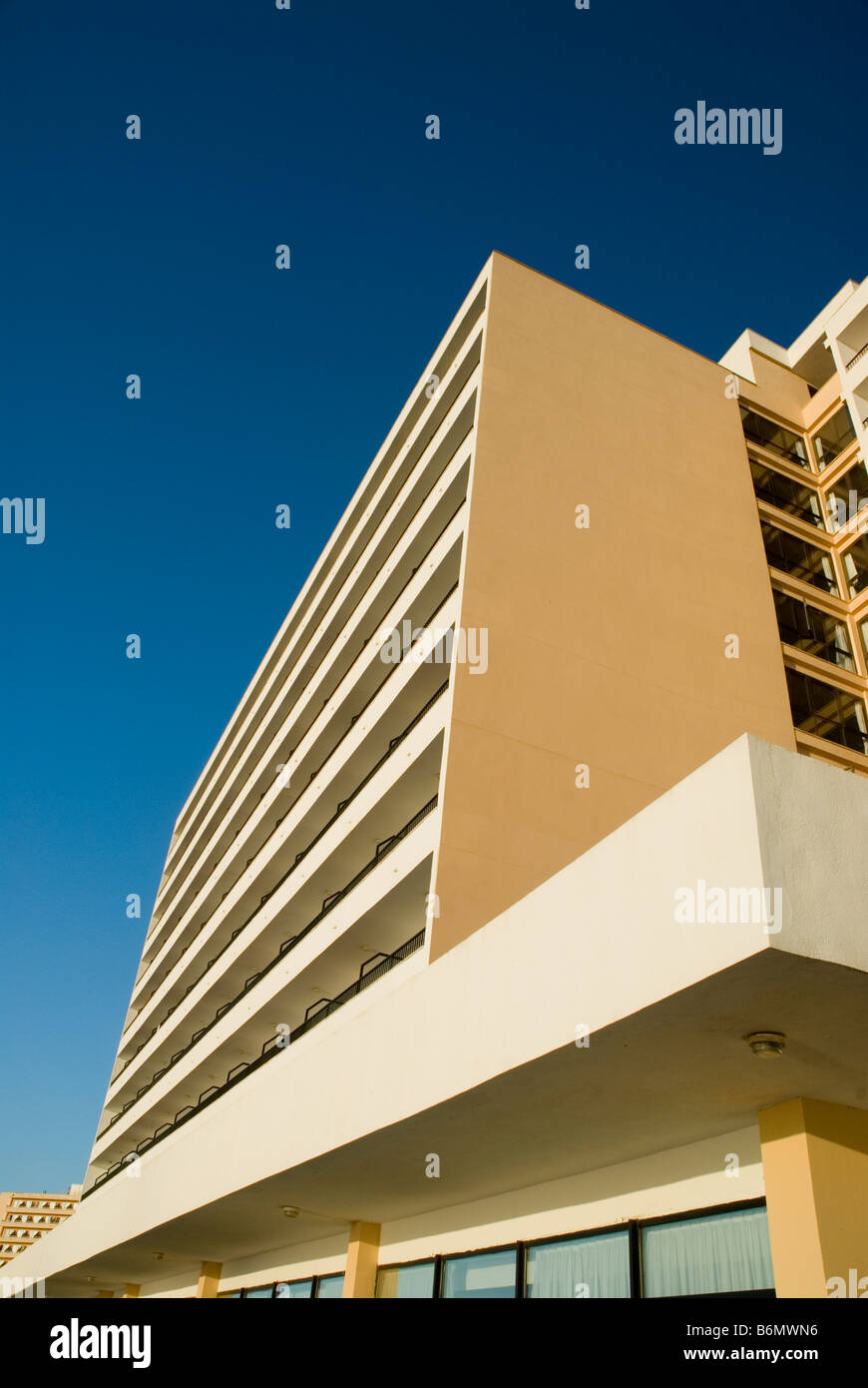 Multi story hotel hi-res stock photography and images - Alamy