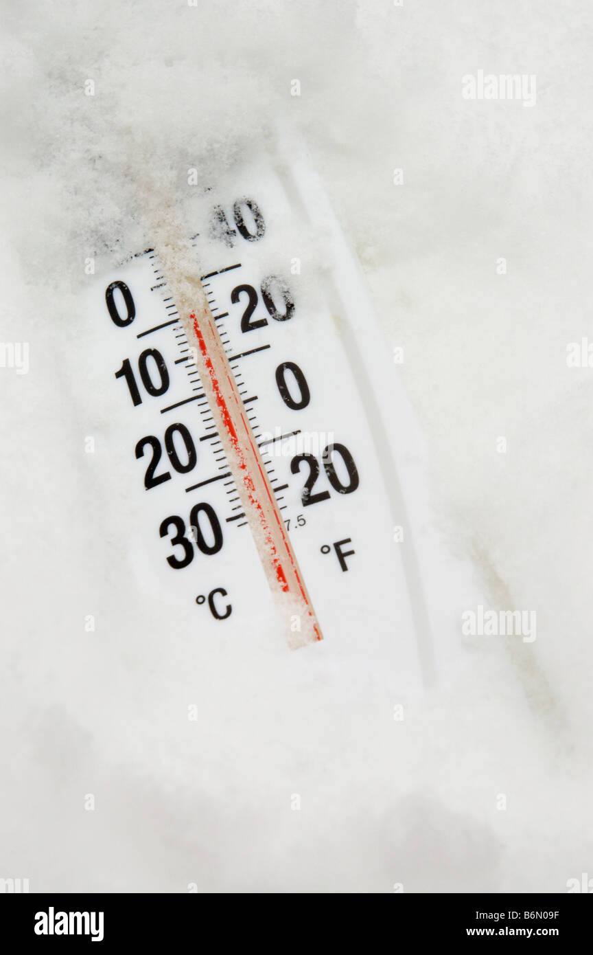 Temperature gauge freezing hi-res stock photography and images - Alamy