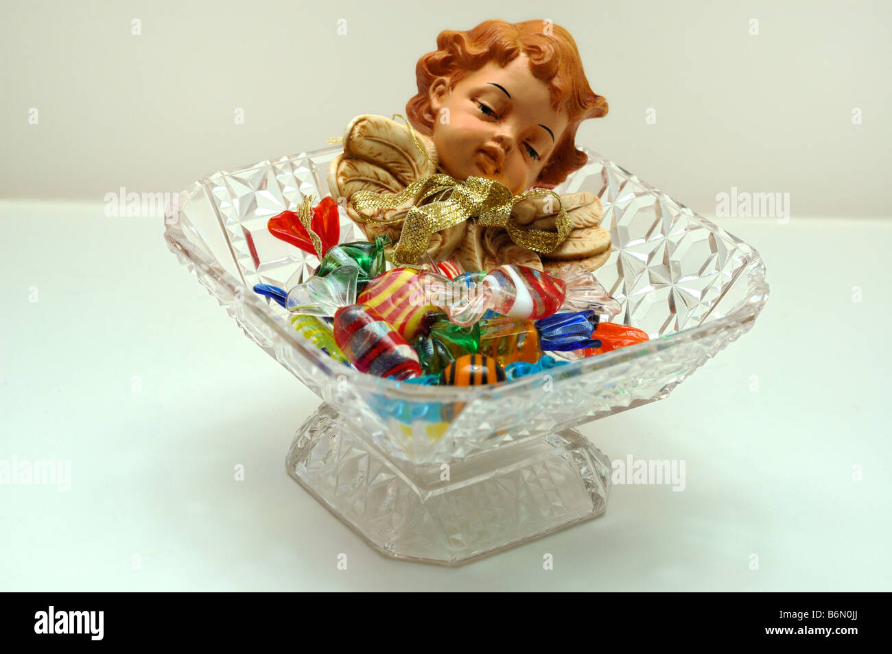 Winged cherub head hi-res stock photography and images - Alamy