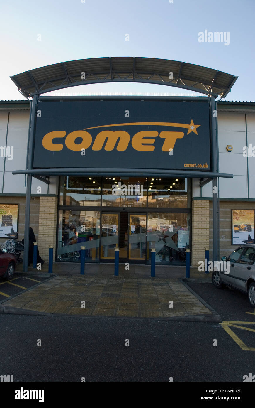 A branch of Comet at Foster Square Retail Park Bradford Stock Photo - Alamy
