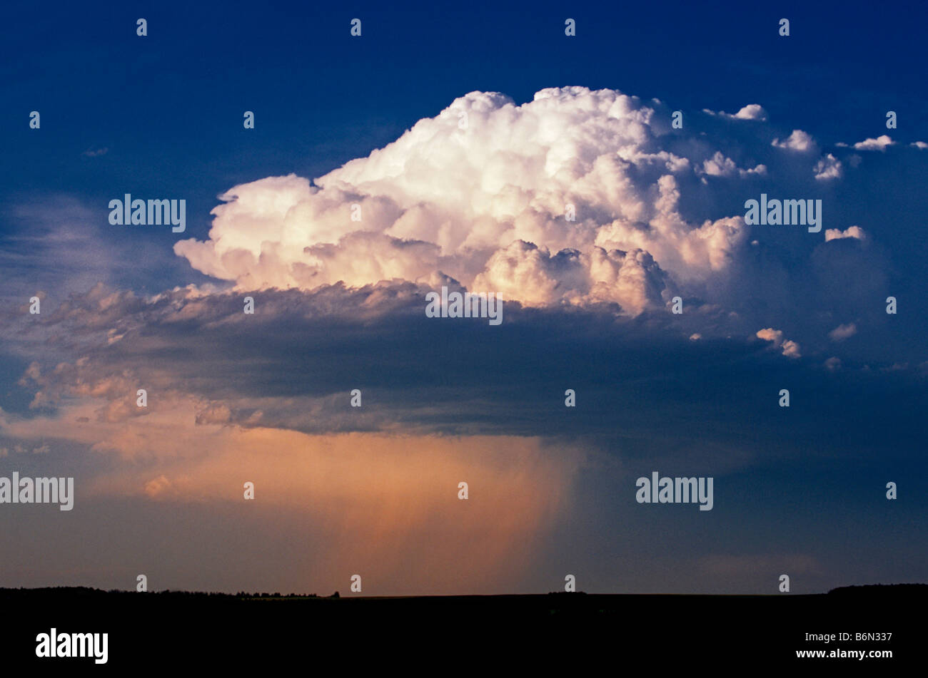 Thunder Cloud 6 Stock Photo - Alamy