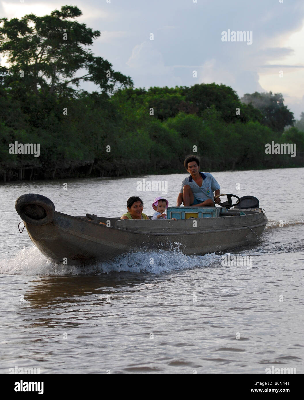 Vietnamese boat people hi-res stock photography and images - Alamy