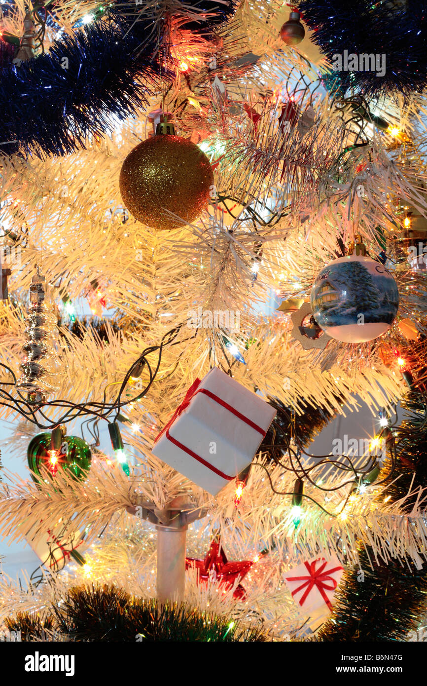 Festoon tree hi-res stock photography and images - Alamy