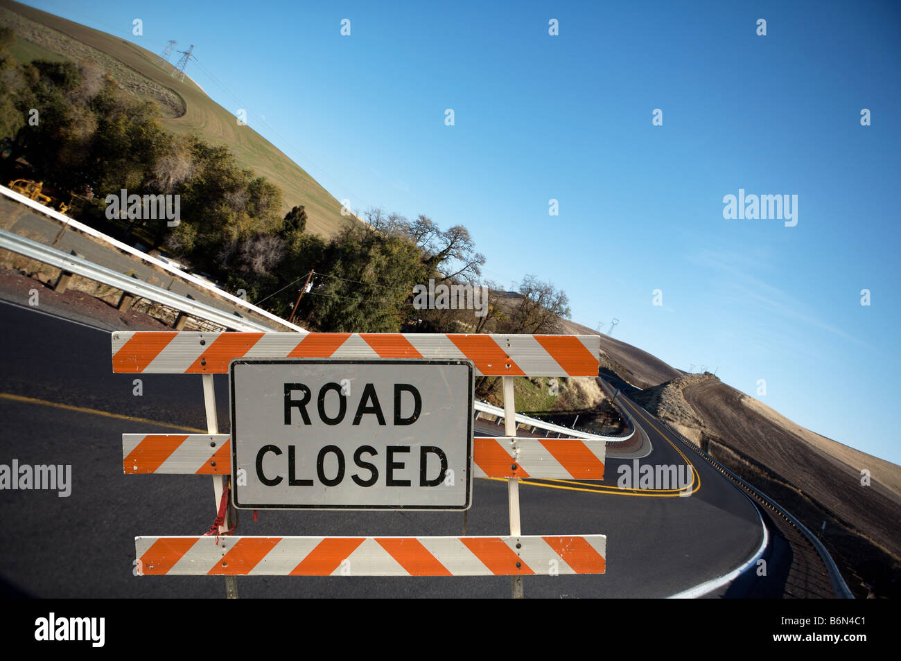 road closed traffic sign Stock Photo - Alamy