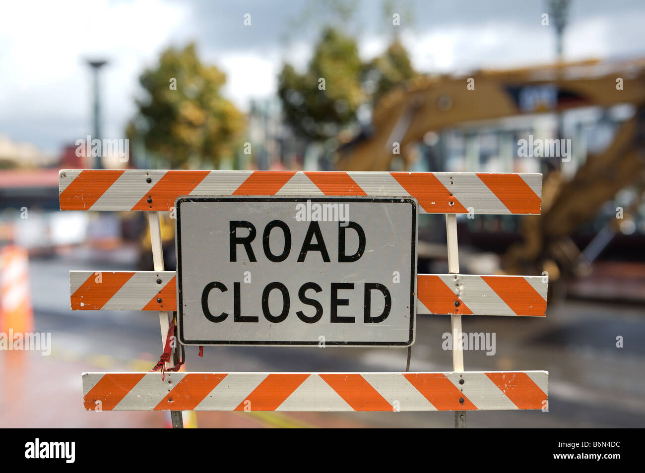 road closed traffic sign Stock Photo - Alamy