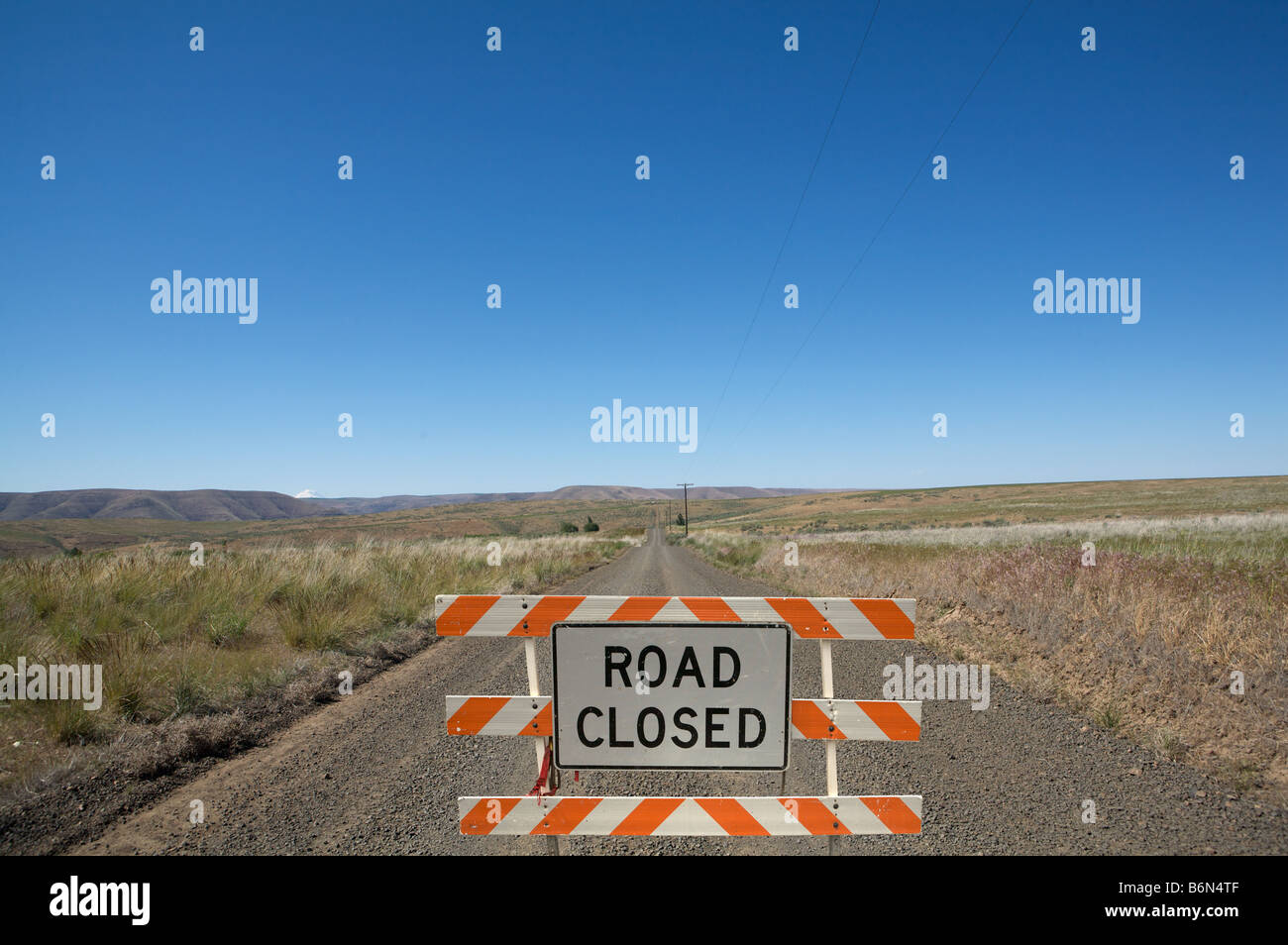 road closed traffic sign Stock Photo - Alamy