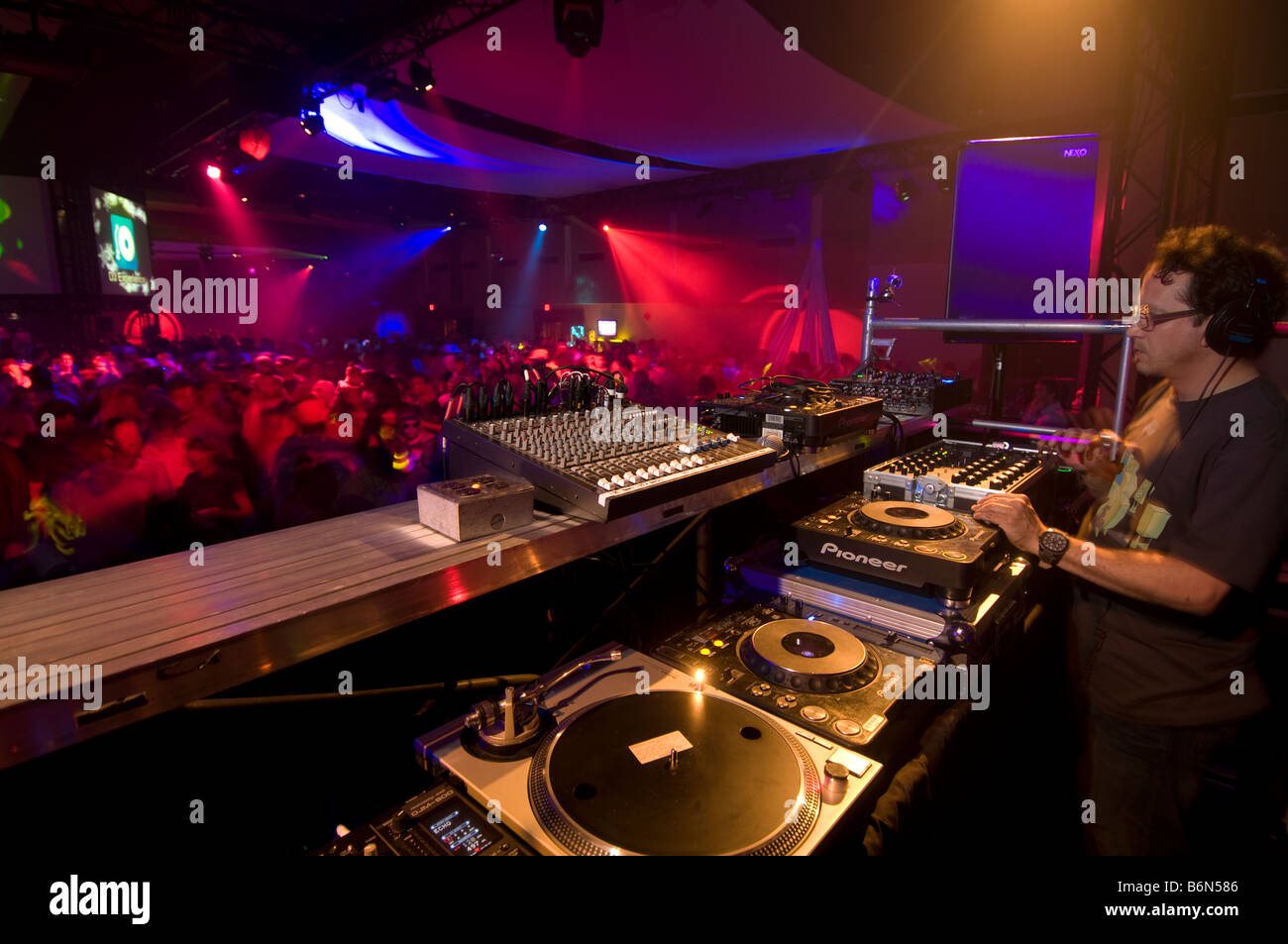 Ski resort festival rave music hi-res stock photography and images - Alamy