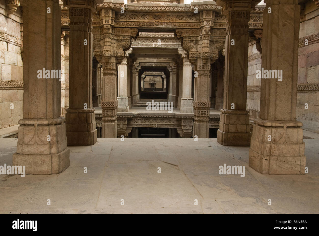 ADALAJ STEP WELL IN GUJARATH, INDIA Stock Photo - Alamy