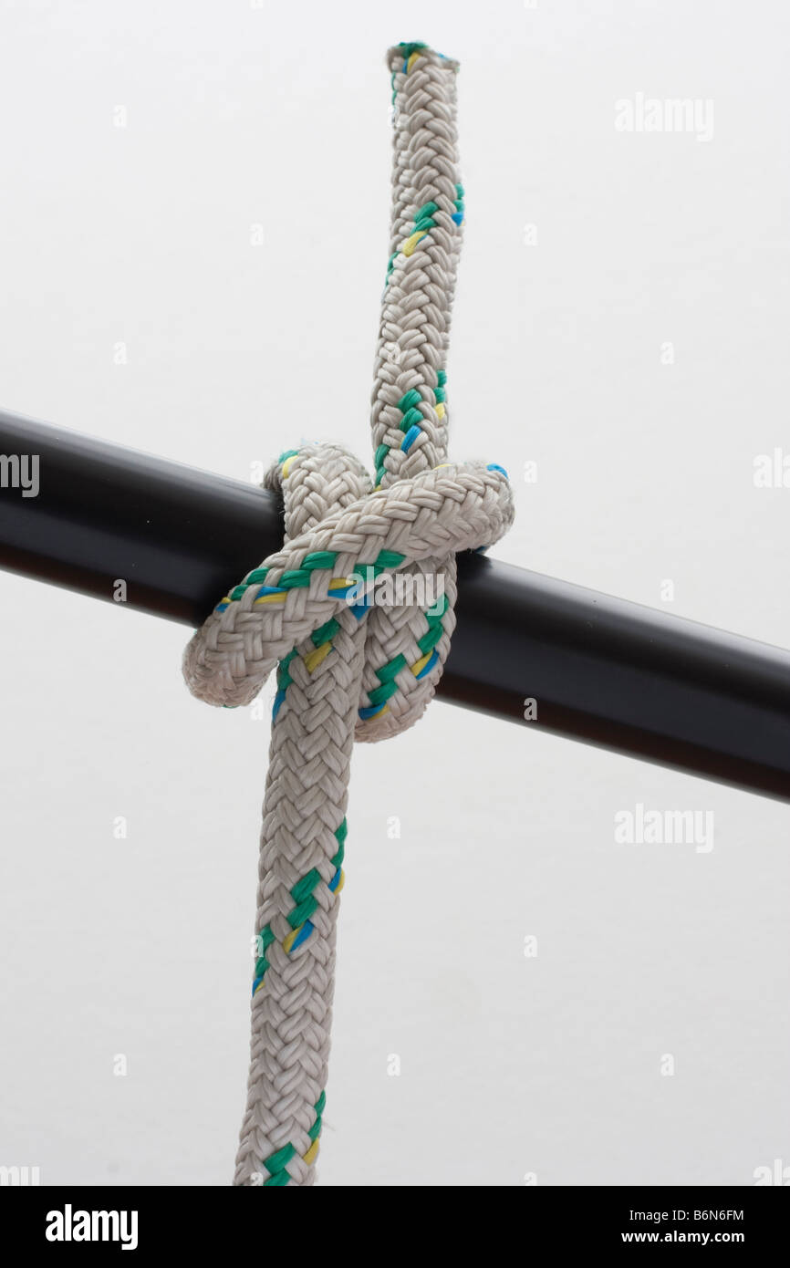 Clove hitch knot hi-res stock photography and images - Alamy