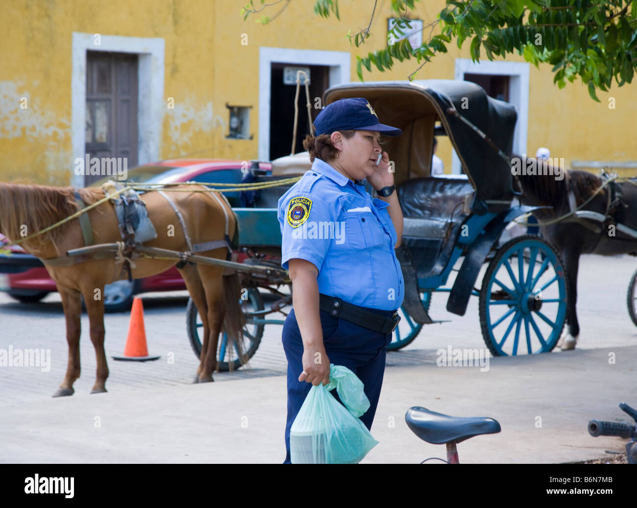 Police woman mexico hi-res stock photography and images - Alamy