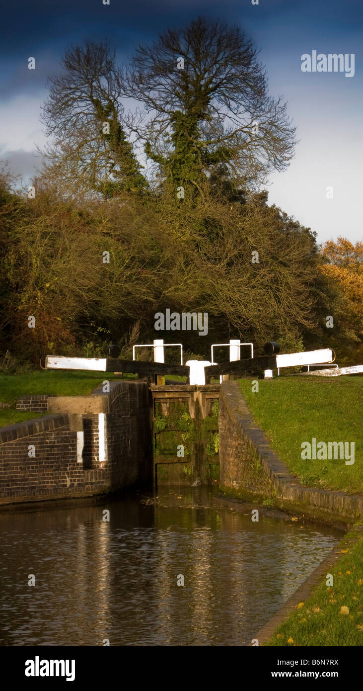 The Worcester and Birmingham canal at Tardebigge canal village in ...