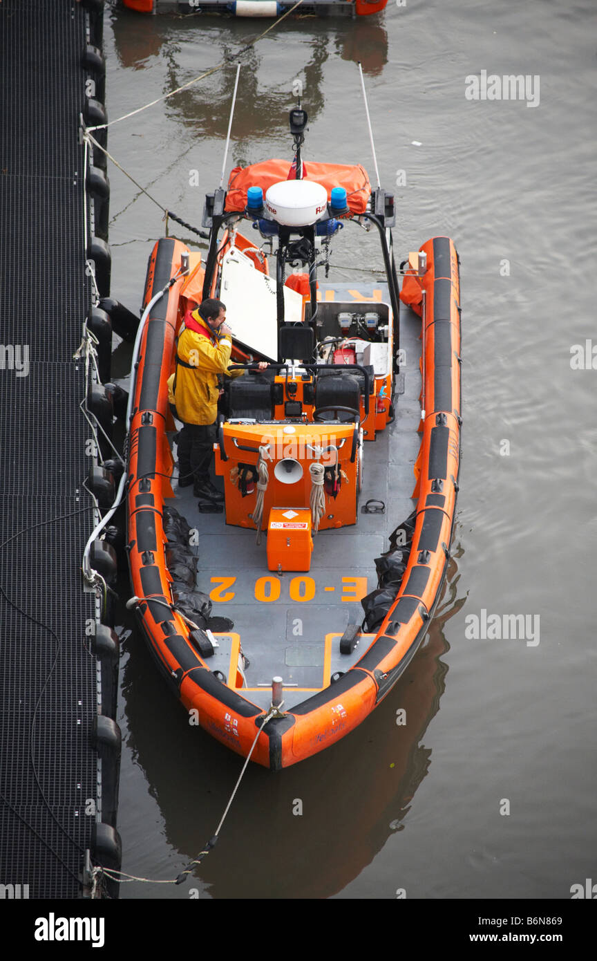 Royal national lifeboat institution hi-res stock photography and images ...