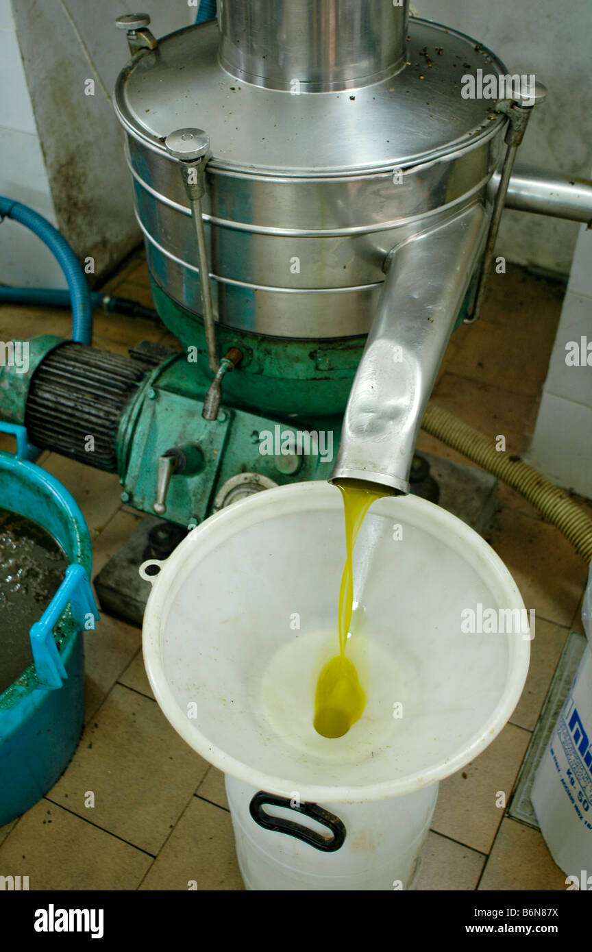 Oil press hi-res stock photography and images - Alamy