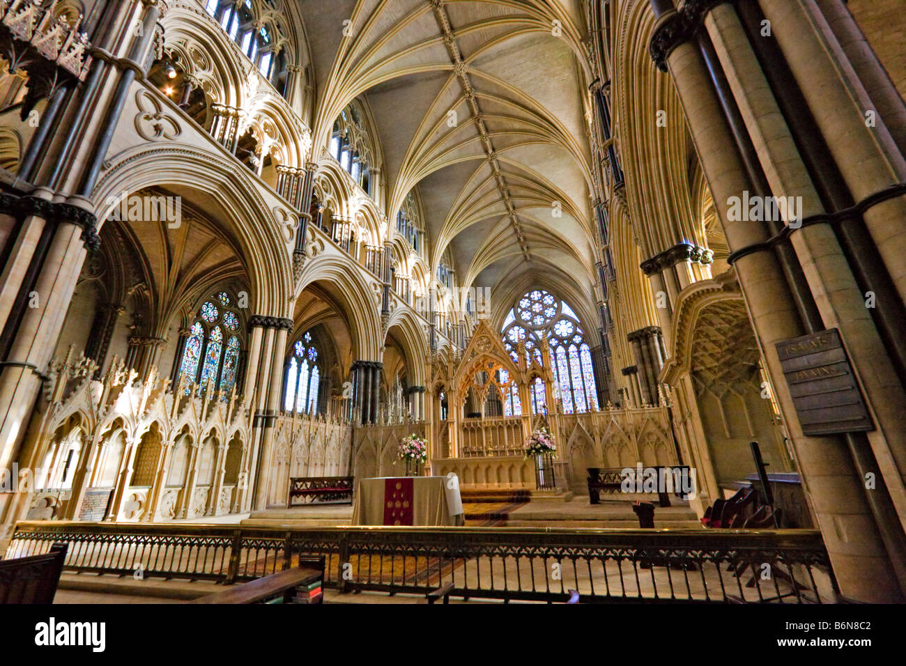 Altar lincoln cathedral hi-res stock photography and images - Alamy