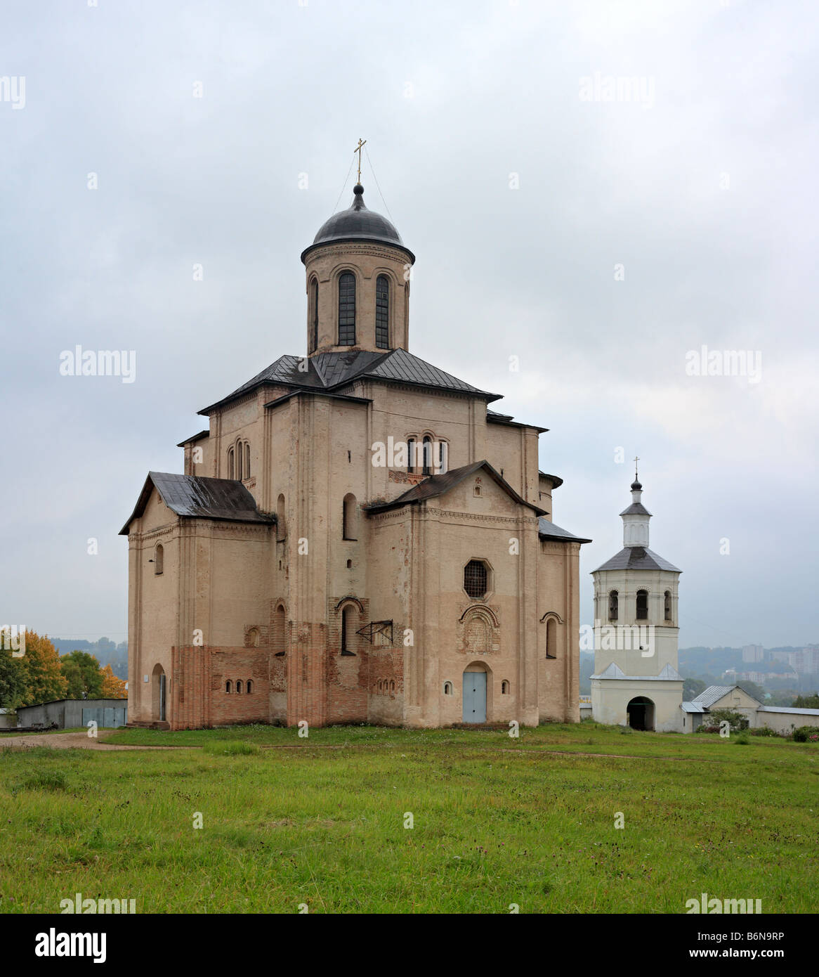 Russian 12th century churches hi-res stock photography and images - Alamy
