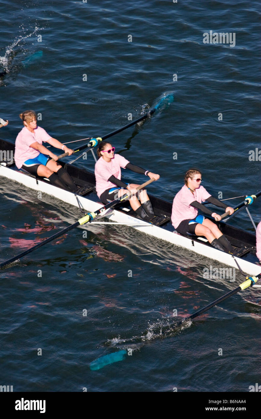 Women scullers on the Tennessee River at Chattanooga Stock Photo - Alamy
