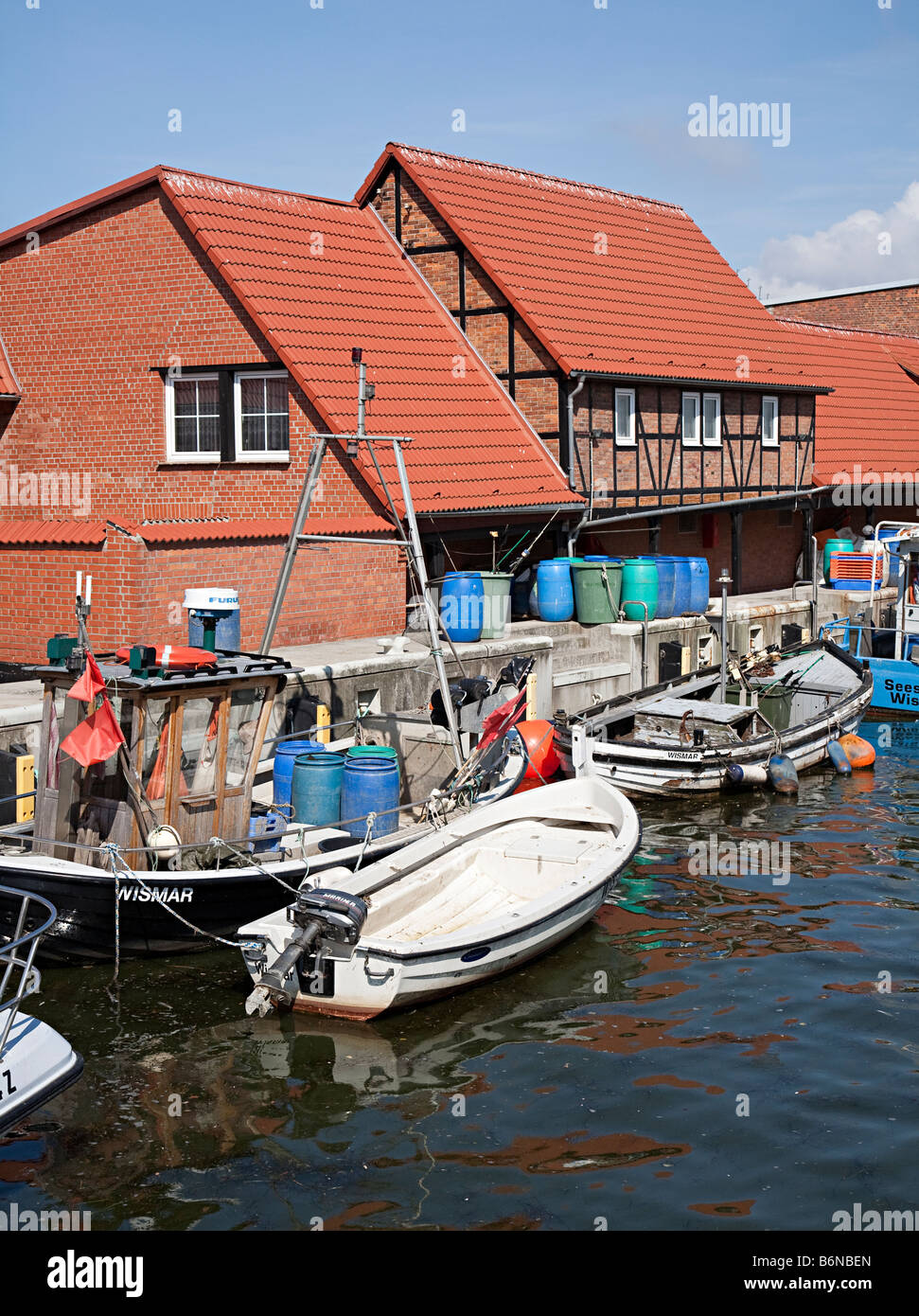 Harbour buildings hi-res stock photography and images - Alamy