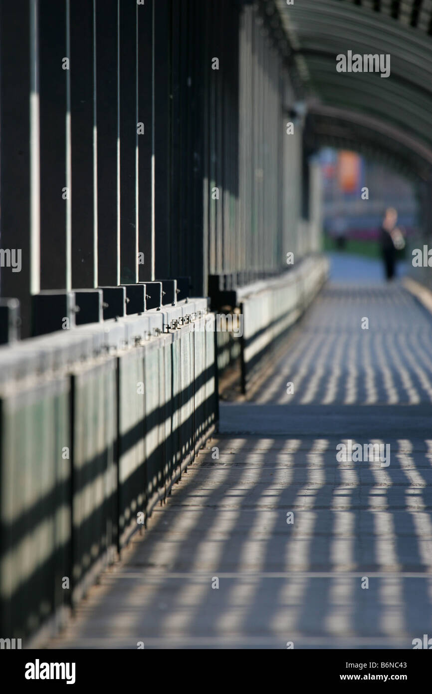 Bridge patterns hi-res stock photography and images - Alamy