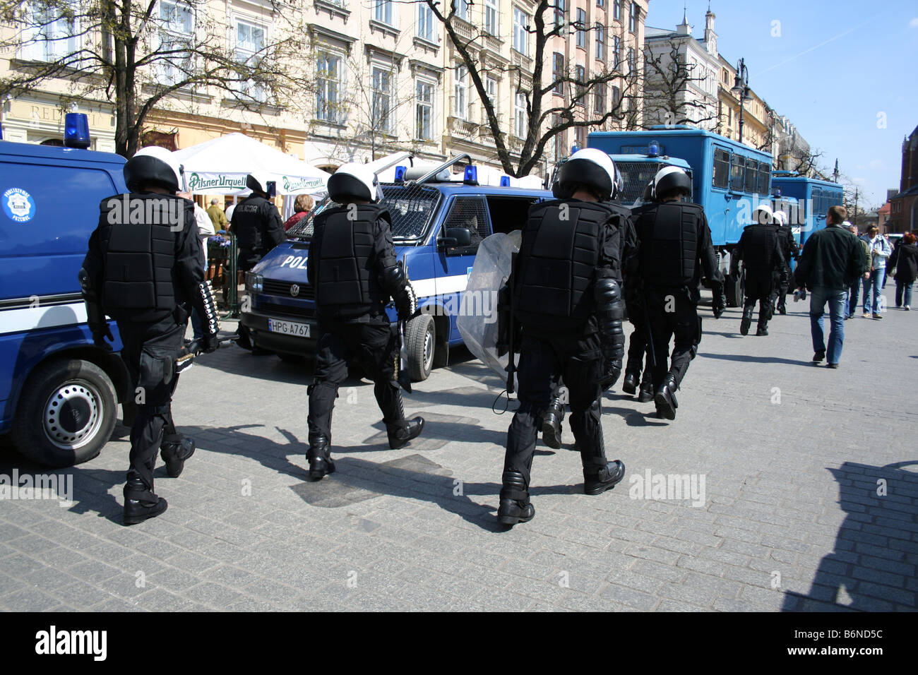Police shield armour hi-res stock photography and images - Alamy