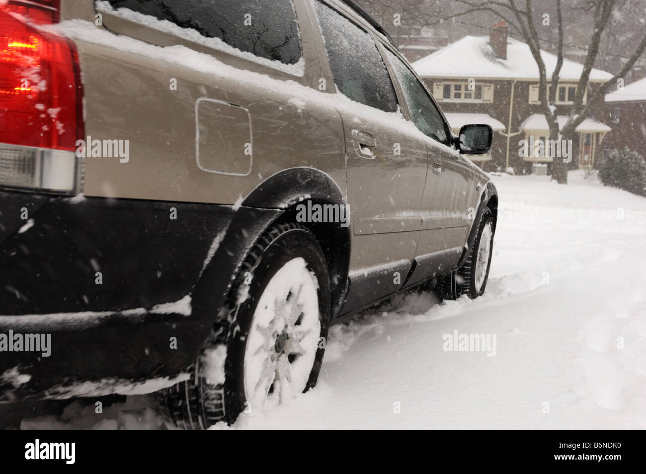 Car on snow Stock Photo - Alamy
