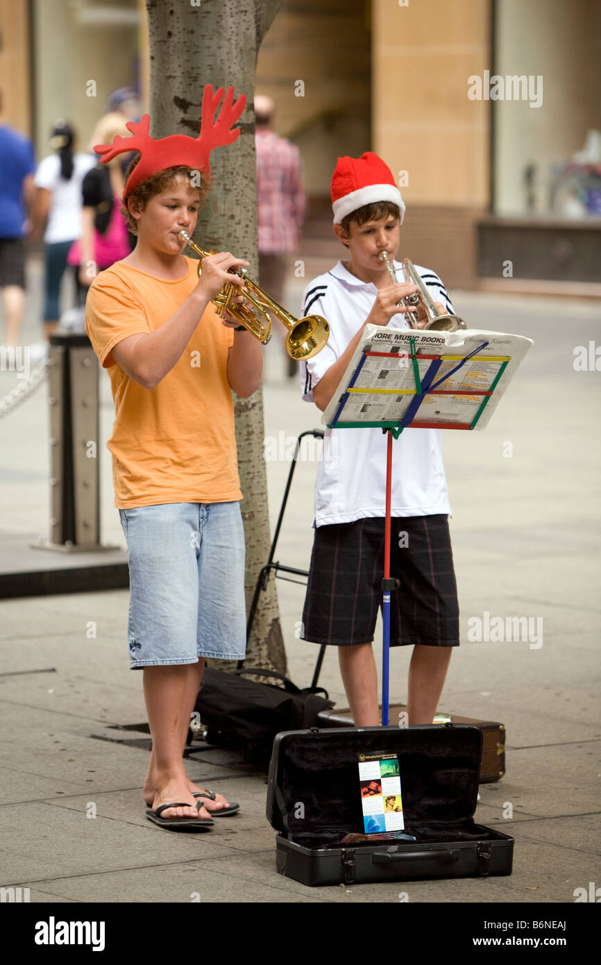 Perform in public place hi-res stock photography and images - Alamy