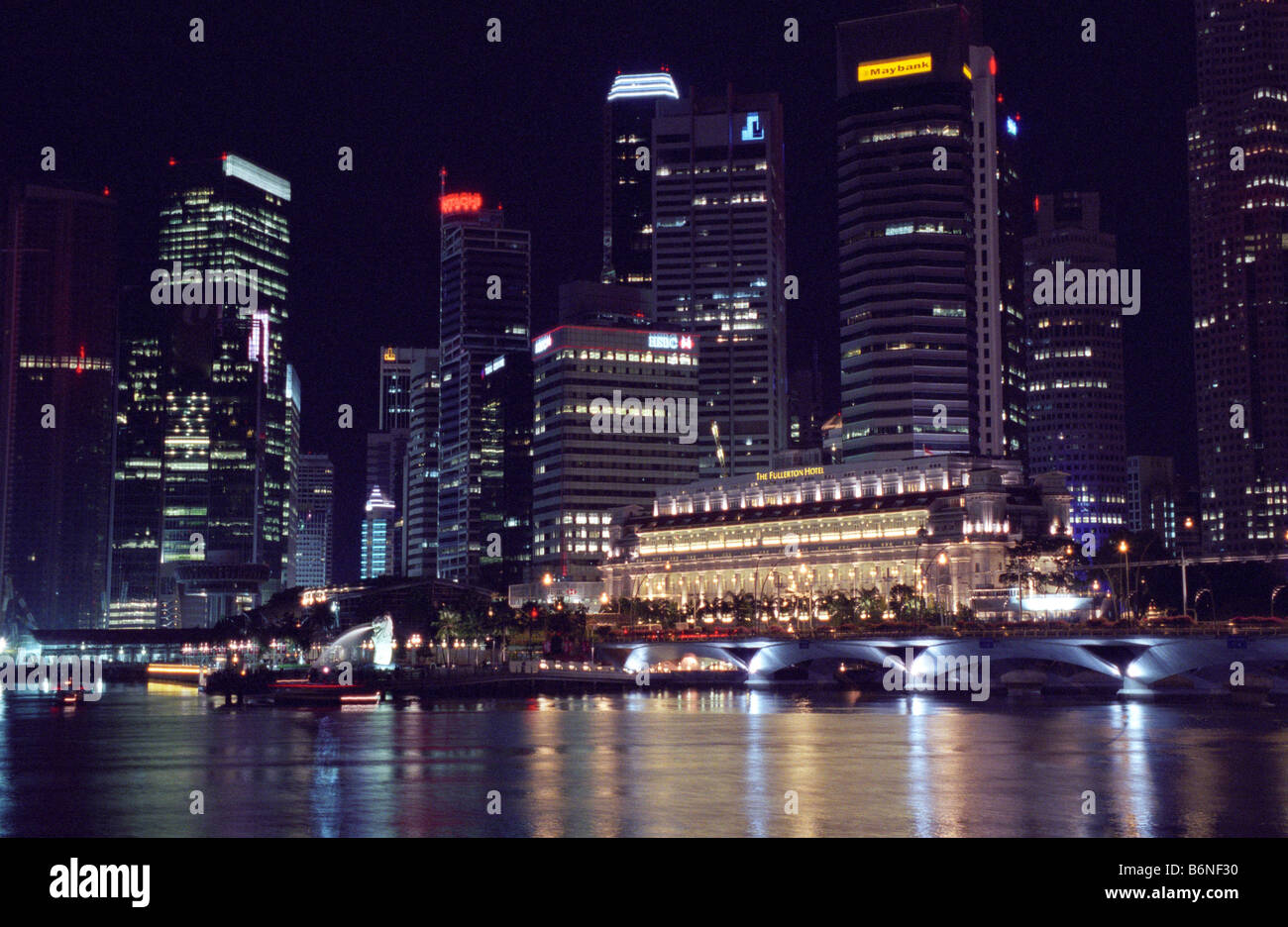 Merlion marina bay night hi-res stock photography and images - Alamy