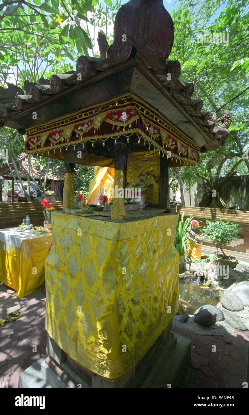 Hindu Shrine, Seminyak, Bali Stock Photo - Alamy