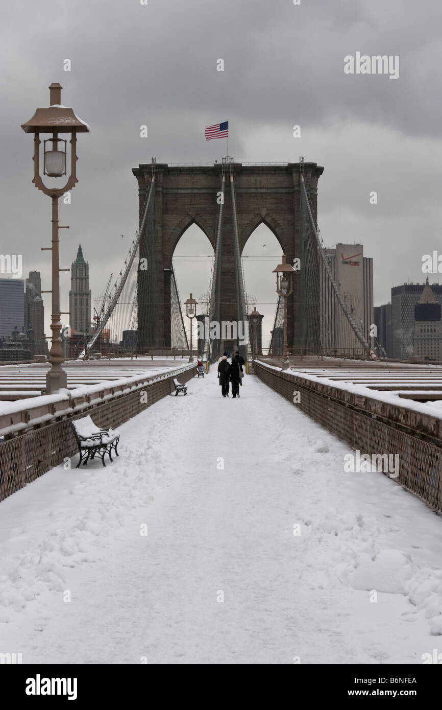 Brooklyn bridge snow storm hi-res stock photography and images - Alamy