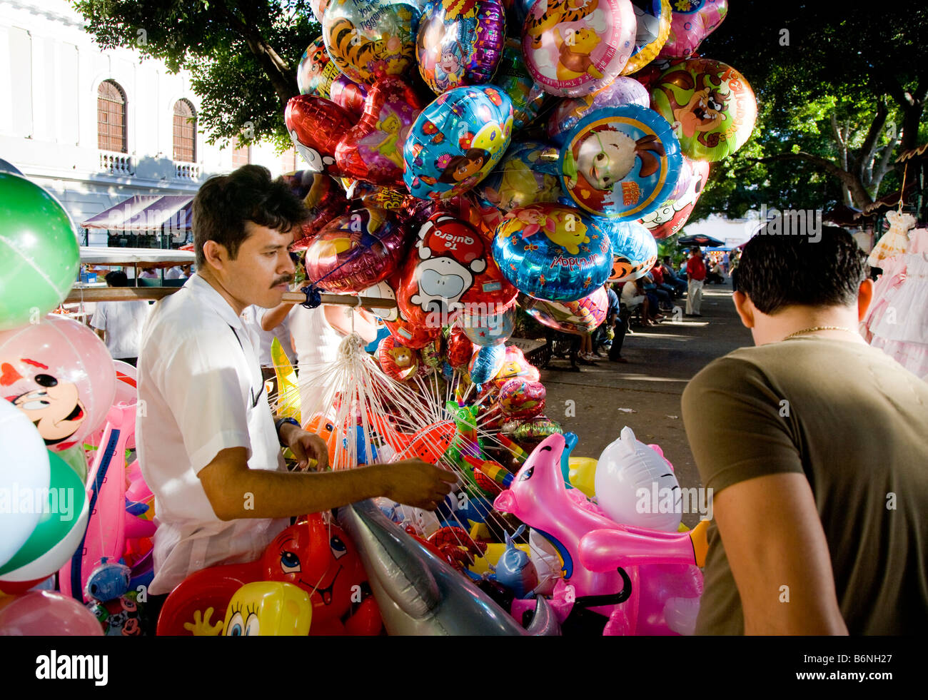 Balloon Seller Mexico High Resolution Stock Photography and Images - Alamy