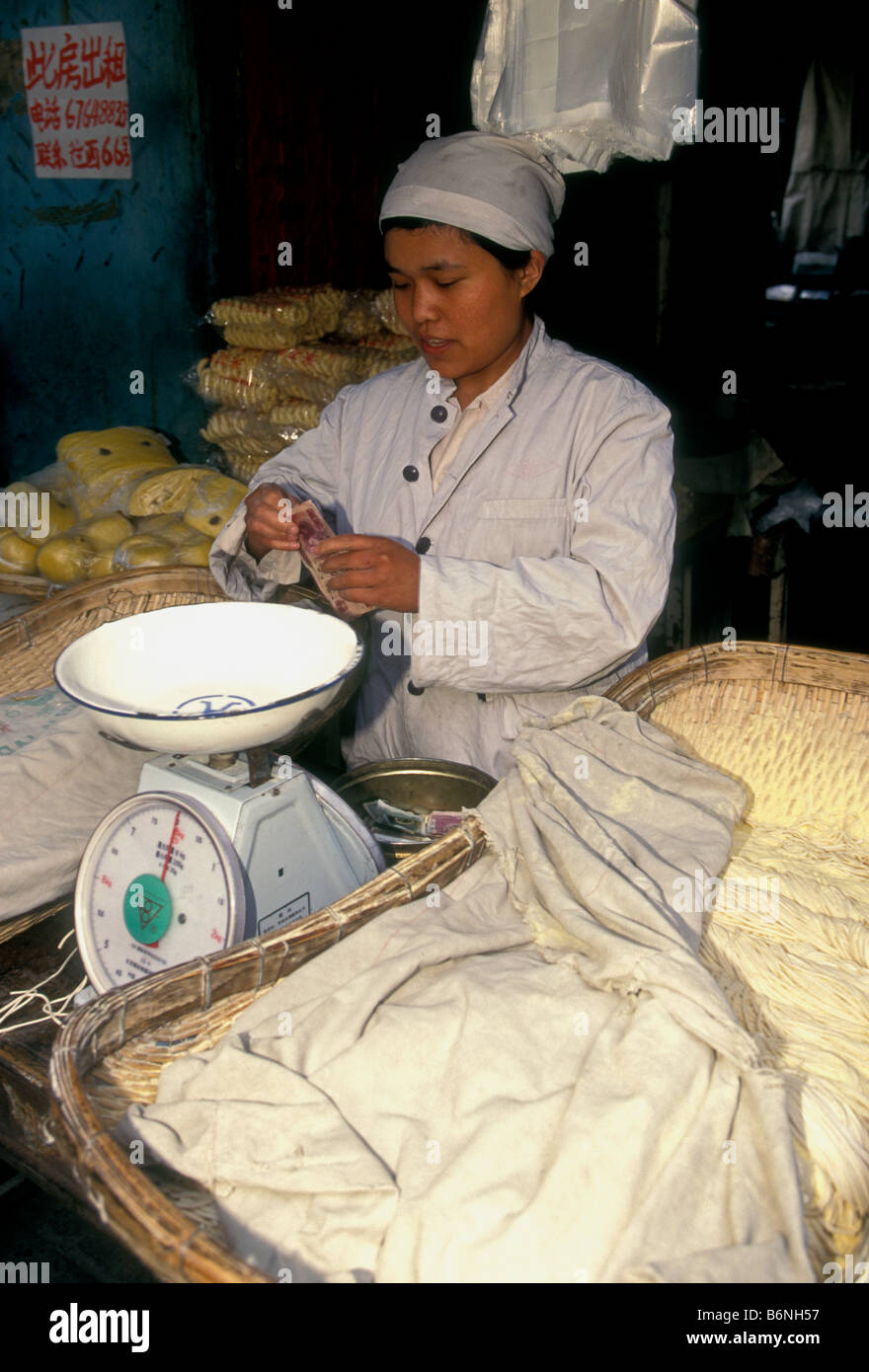 Fresh noodle vendor hi-res stock photography and images - Alamy