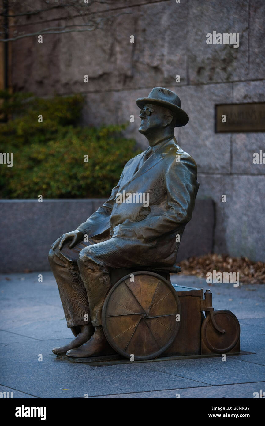 Statue of FDR at the Roosevelt Memorial Stock Photo - Alamy
